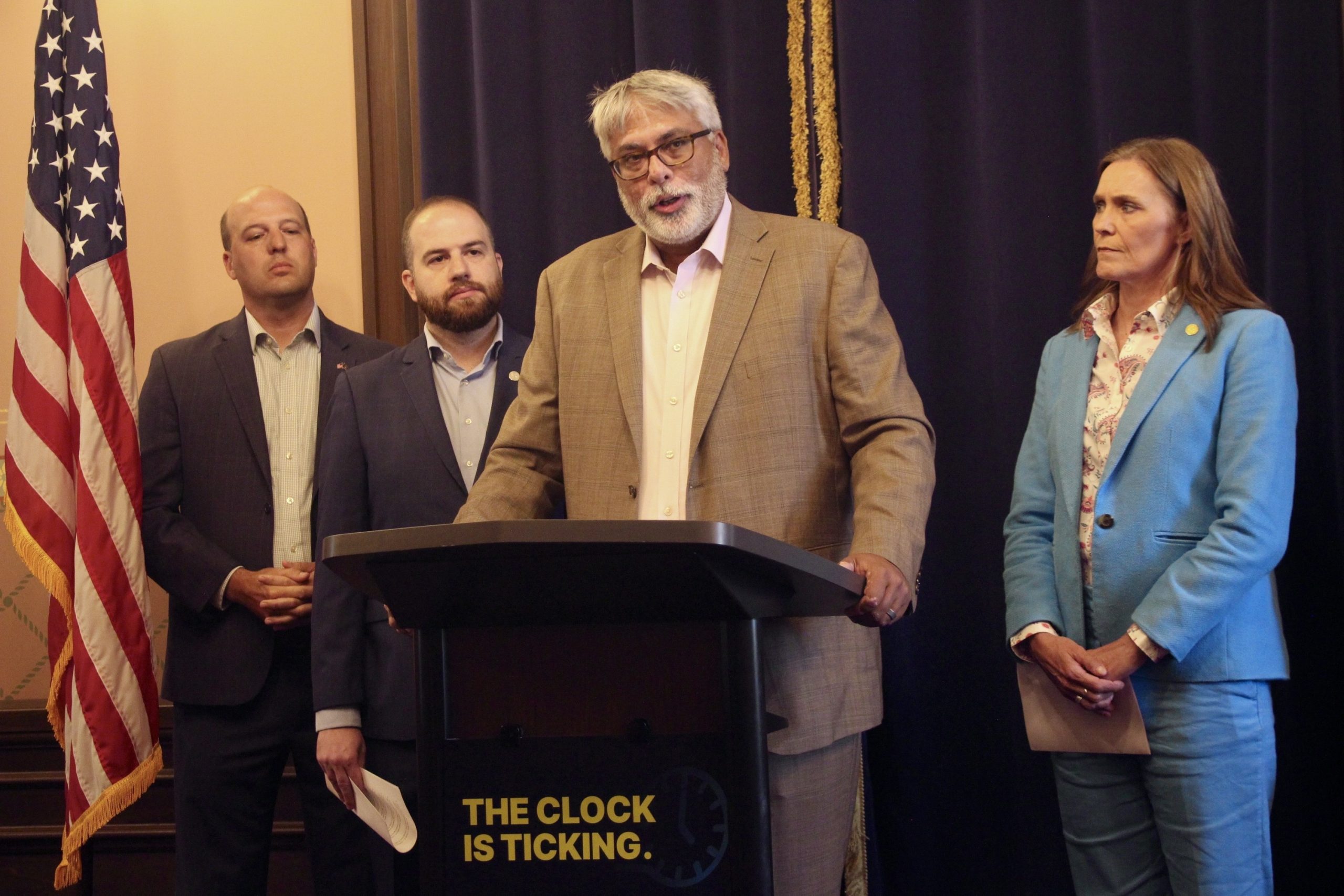 As shutdown looms, road funding a $3B sticking point in Michigan budget ...