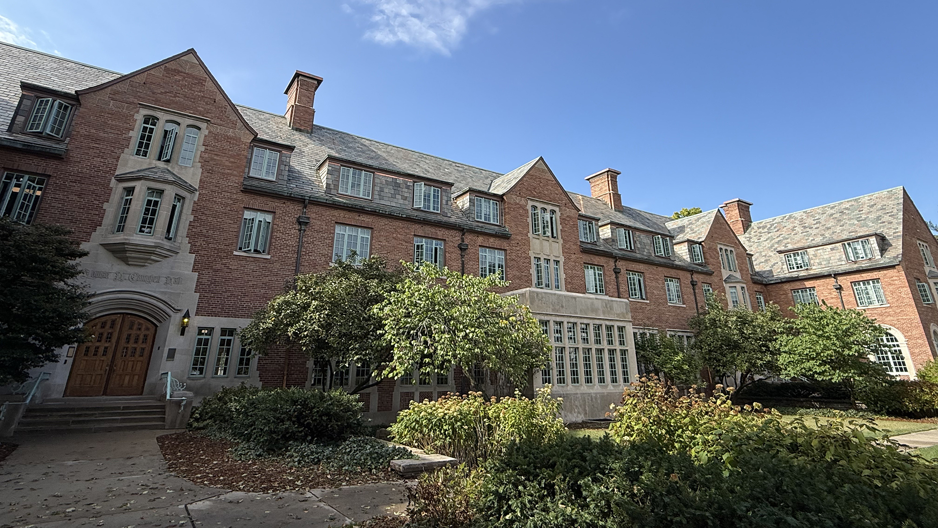 Bathroom wars hit MSU: This time, it’s unisex showers, toilets in ...